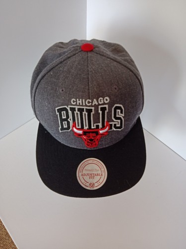 Rare VTG Mitchell and Ness Chicago Bulls NBA Snapback… - Gem