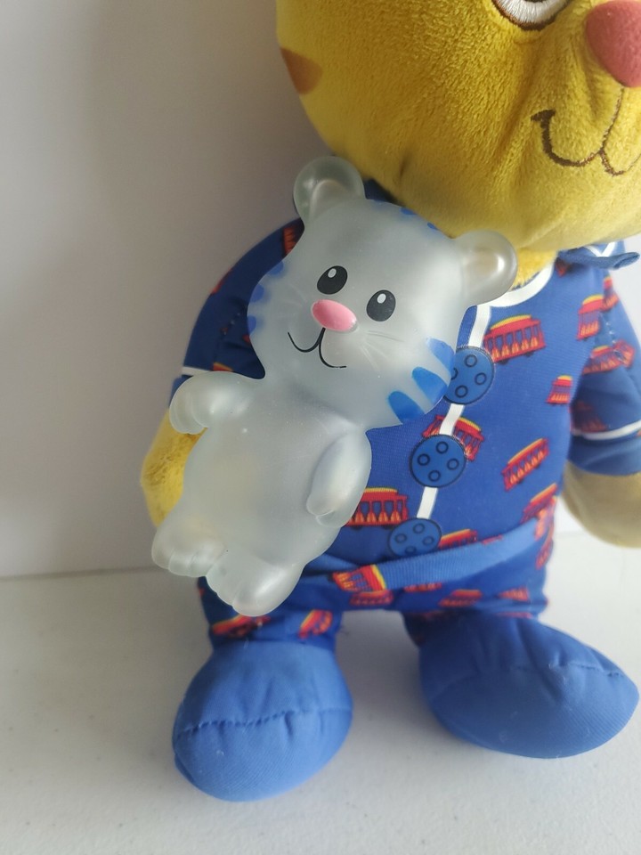 Daniel Tiger's Neighborhood Goodnight Daniel Talking Light Up Plush ...