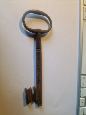Grande Clef clé ancienne /Old key - 13 cm en fer forgé .. | eBay