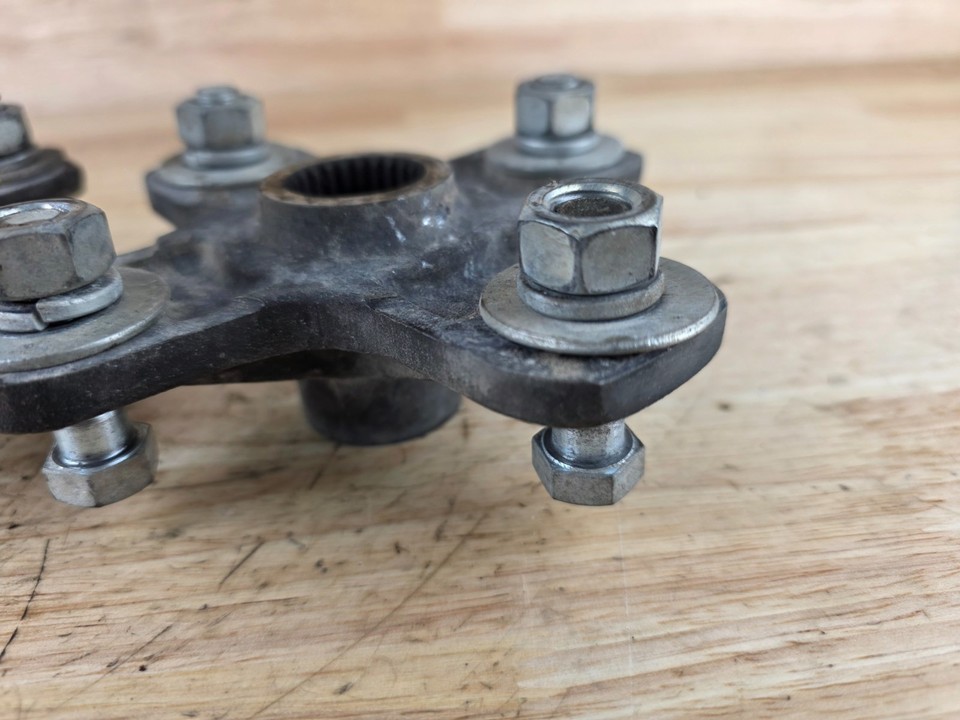 1986 86 ATC350X HONDA OEM REAR AXLE WHEEL HUBS 1985 85 ATC 250R 350X ...