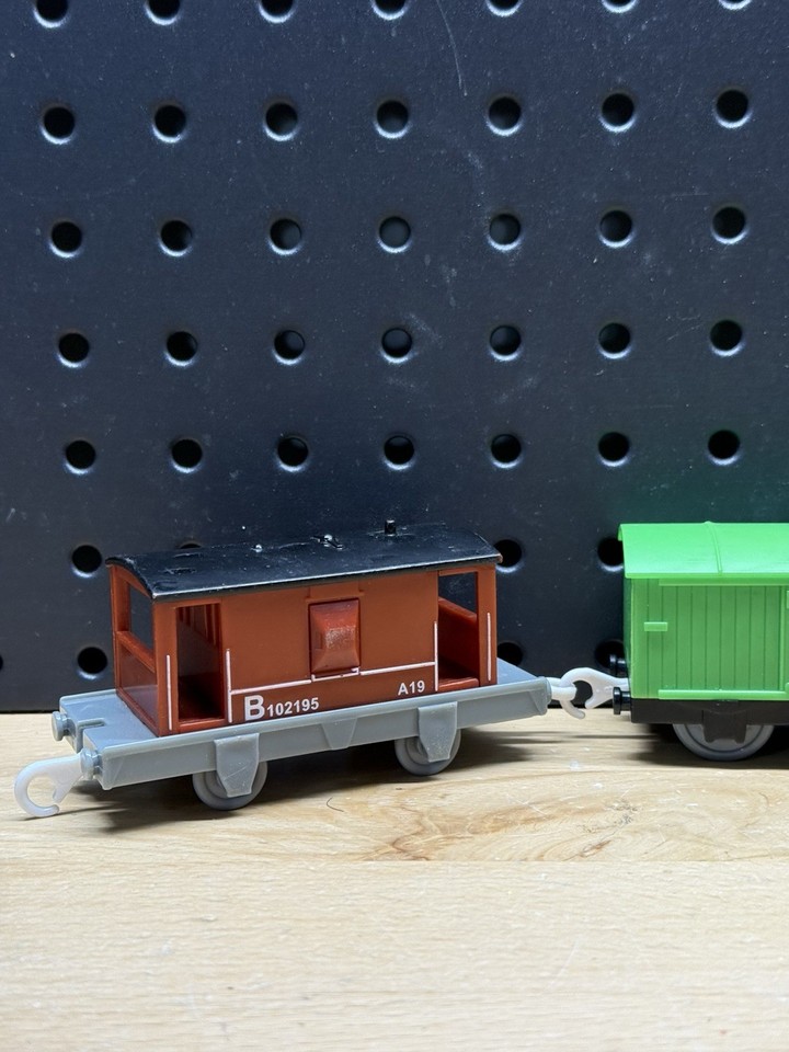 Thomas & Friends Trackmaster Cargo Maroon Red Brake Van Car Green ...