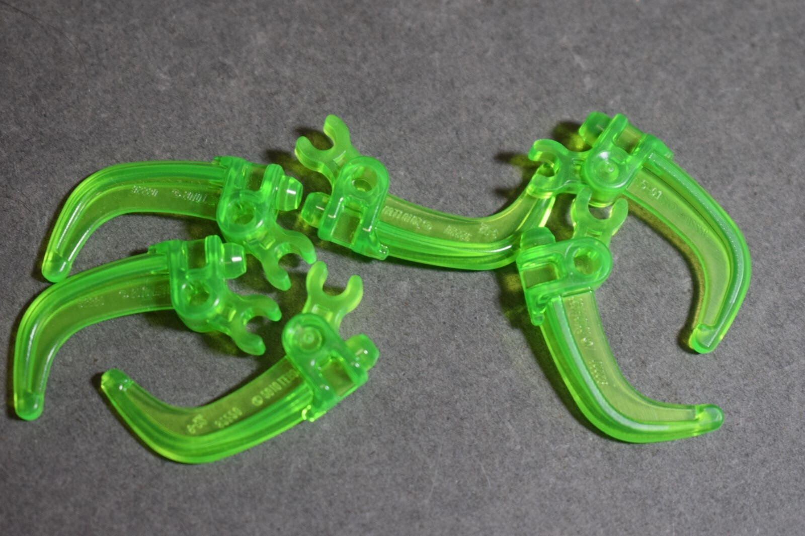 Lego 92220 Claw with Clip Select Colour Pack of 6 | eBay