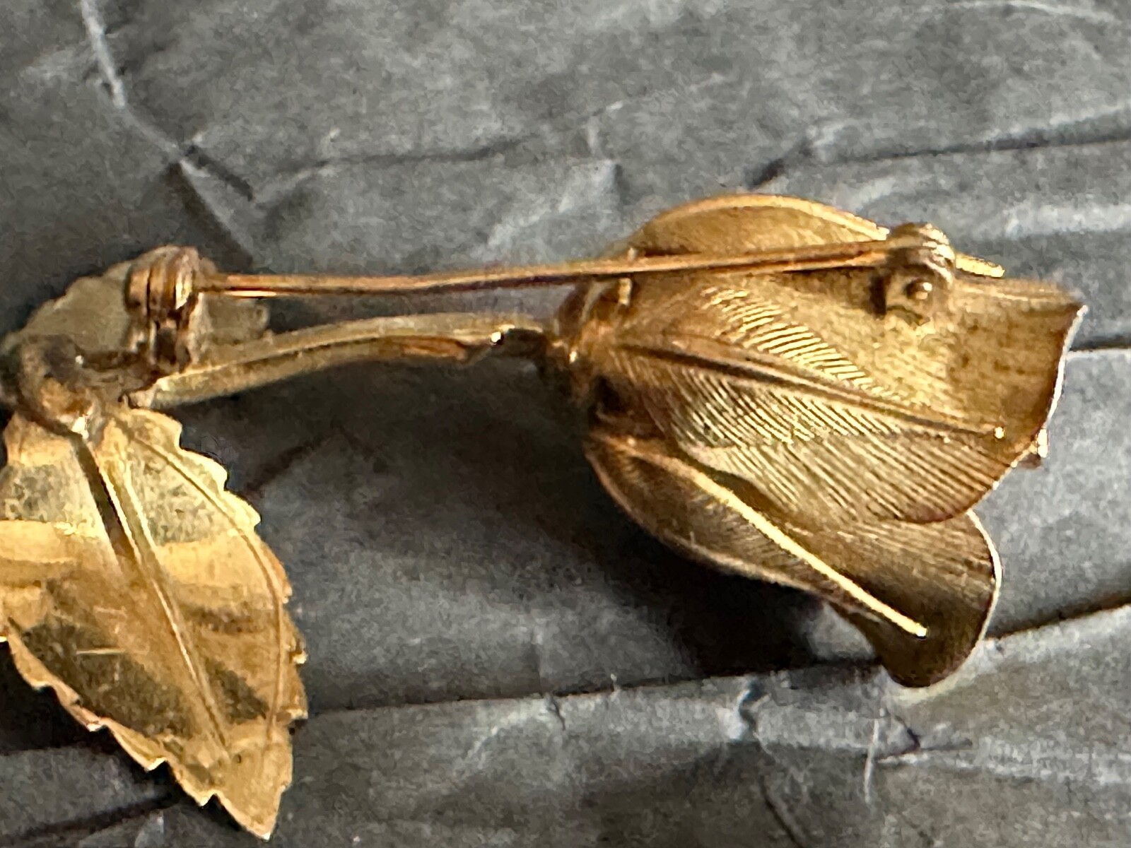 Vintage Giovanni Jewelry Long Stem Gold Tone Detailed… - Gem