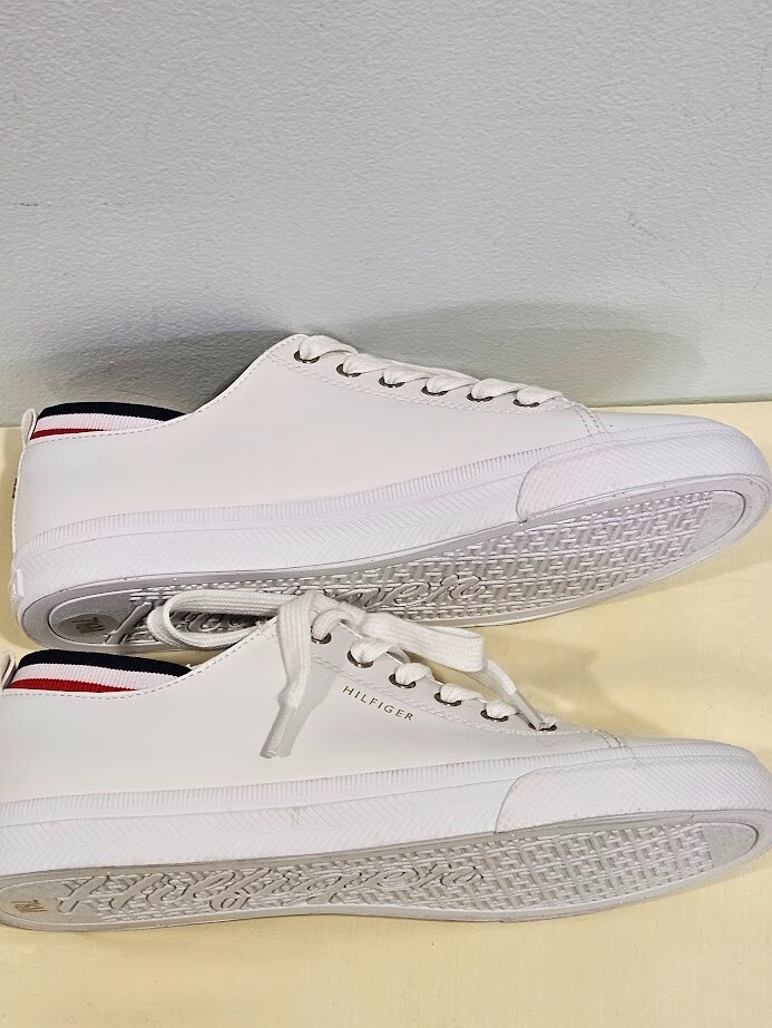 Tommy Hilfiger Lou Women's Sneaker White Size 7.5 M Travel Vacation ...
