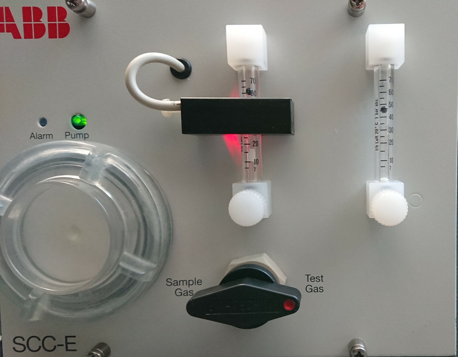 ABB SCC-E Messgasfördereinheit Sample Gas feed unit Pumpe 230V 23235-0 ...