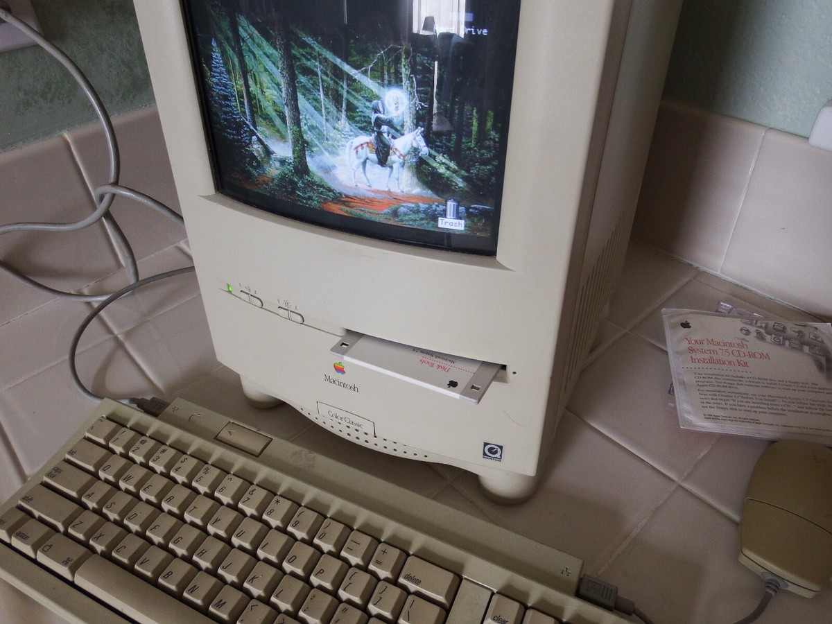 Macintosh Color Classic 80MB Hard Drive 512k VRAM 10MB Macintosh Color Classic 80MB Hard Drive 512k VRAM 10MB