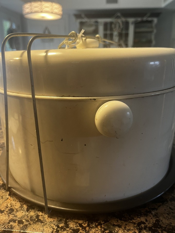 VTG 4-Piece Metal Cake Cupcake Pie Carrier Keeper - Chef Design. Ivory ...