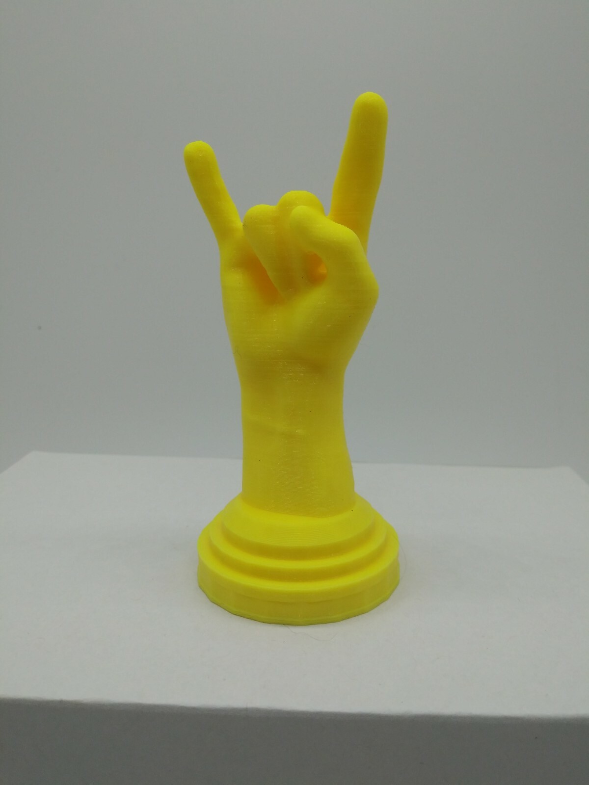 45 RPM 7" RECORD YELLOW PLASTIC SIGN OF THE HORNS / ROCK ON ADAPTER ...