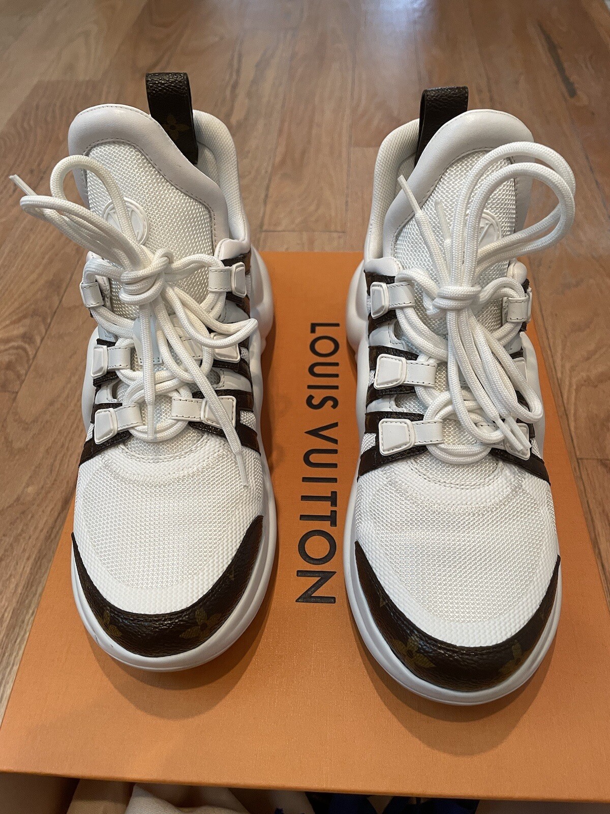 Louis Vuitton LV Archlight Trainer White - Gem