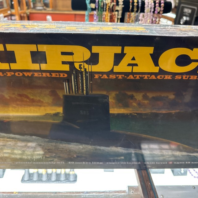 Moebius Models 1/72 USS Skipjack Submarine Plastic Model Kit 1400 for ...