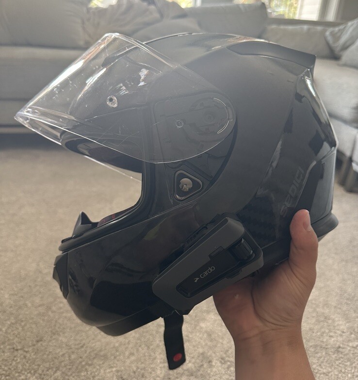Sedici Strada 2 Carbon Motorcycle Helmet With Cardo Packtalk