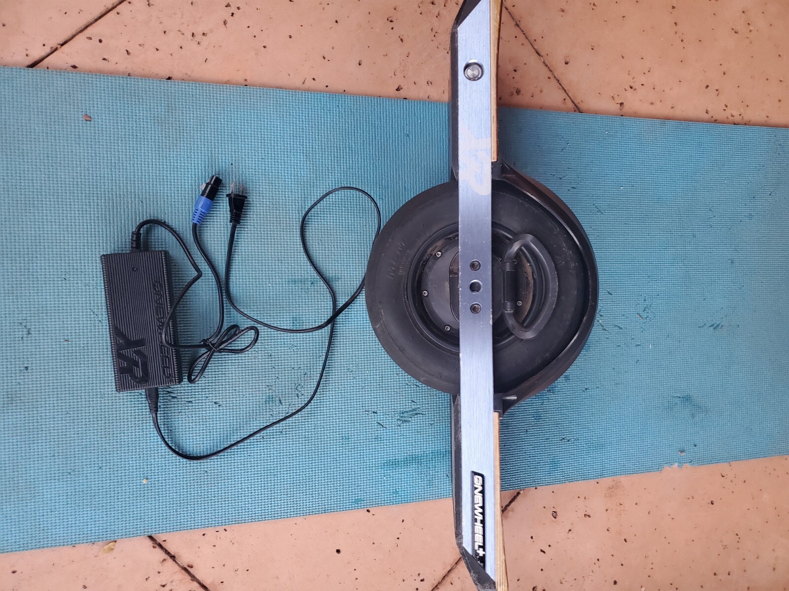 Onewheel XR +, Great Condition, Black Wheel Guard And Black Handle. 171 ...