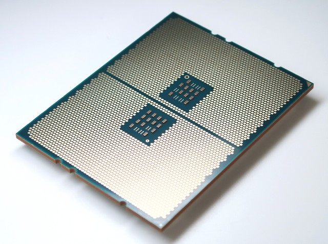 AMD EPYC 7643 Server Processor (3.6 GHz, 48 Cores, Socket SP3) Tray ...