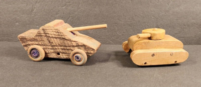 LOT OF 2 VINTAGE WOODEN MILITARY STYLE TANKS HAND MADE MOVEABLE ANTIQUE ...