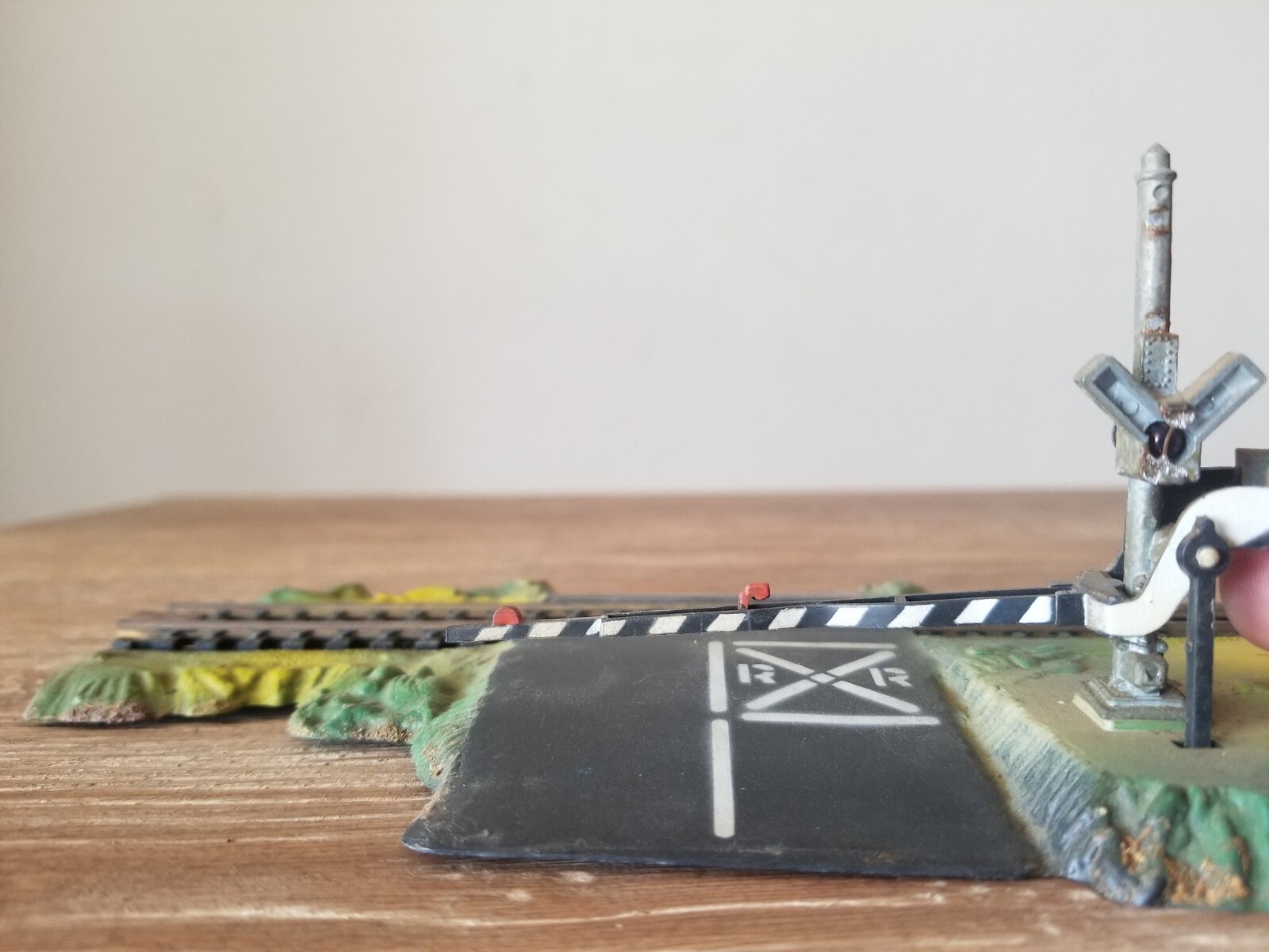 Rare 1955 Revell HO Operating Crossing Gate train track scale model | eBay