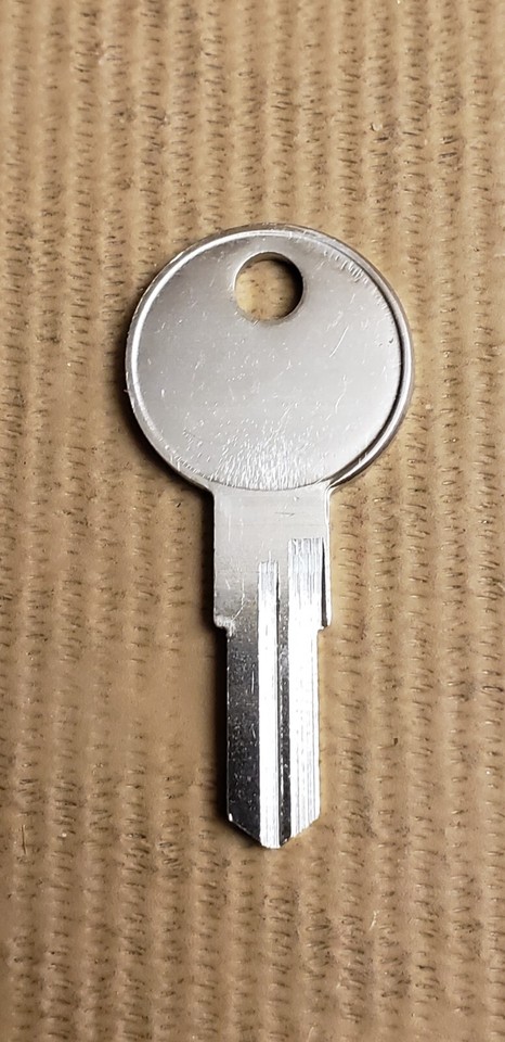 Ilco - 1640 - LD2 - Key Blank - Larson Storm Door | eBay