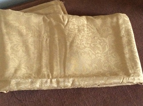 NWOT Jaclyn Smith Gold Damask Tablecloth Cotton Polyester Banquet Size ...