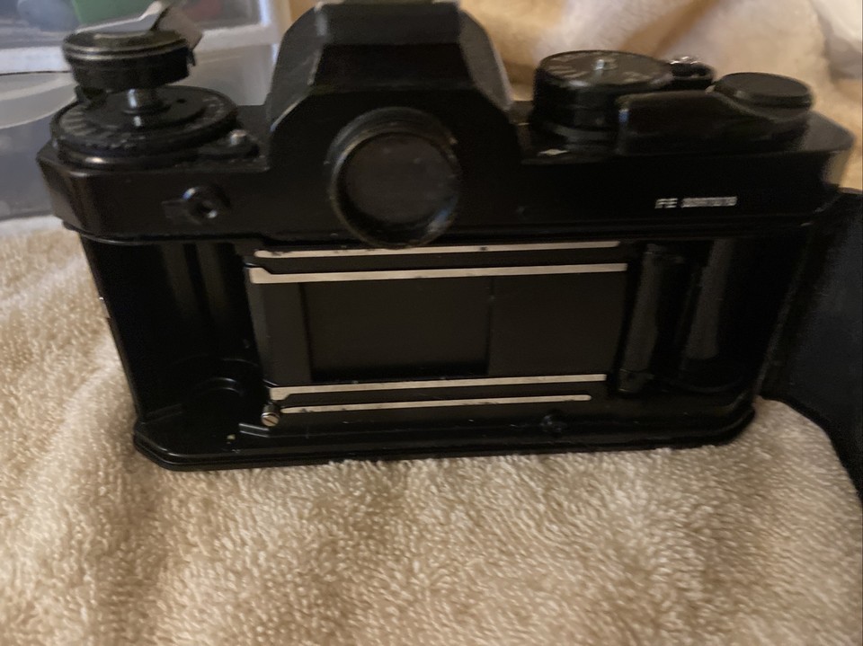 Nikon FE Black Body 35mm Camera with 50mm f1.8 E Lens near mint ...