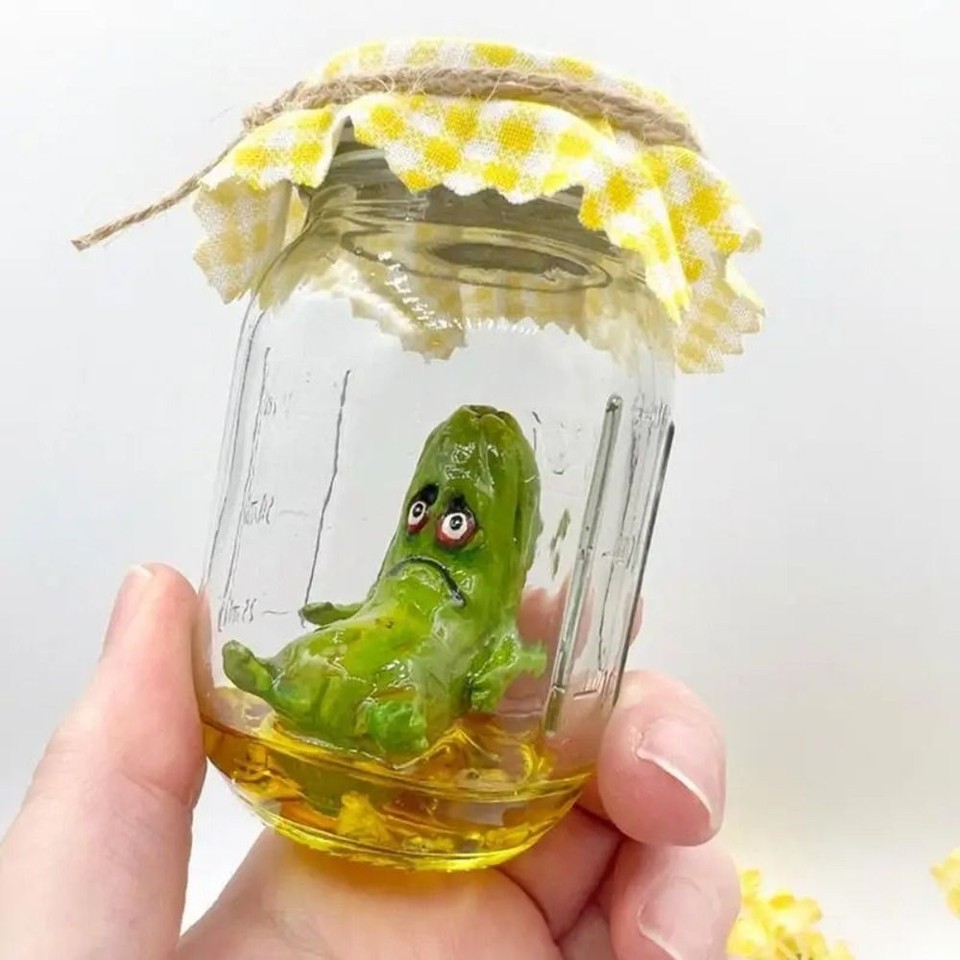 Stylish Cucumbers Pickle Jar Decoration Plastic Pickle In Jar Figurine ...