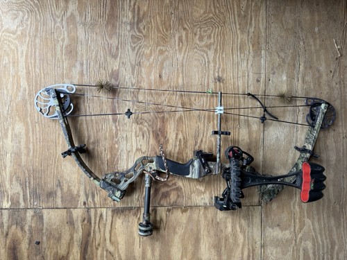 Bowtech Tomkat RH Compound Bow 28" Draw 60 LBS Camo | eBay
