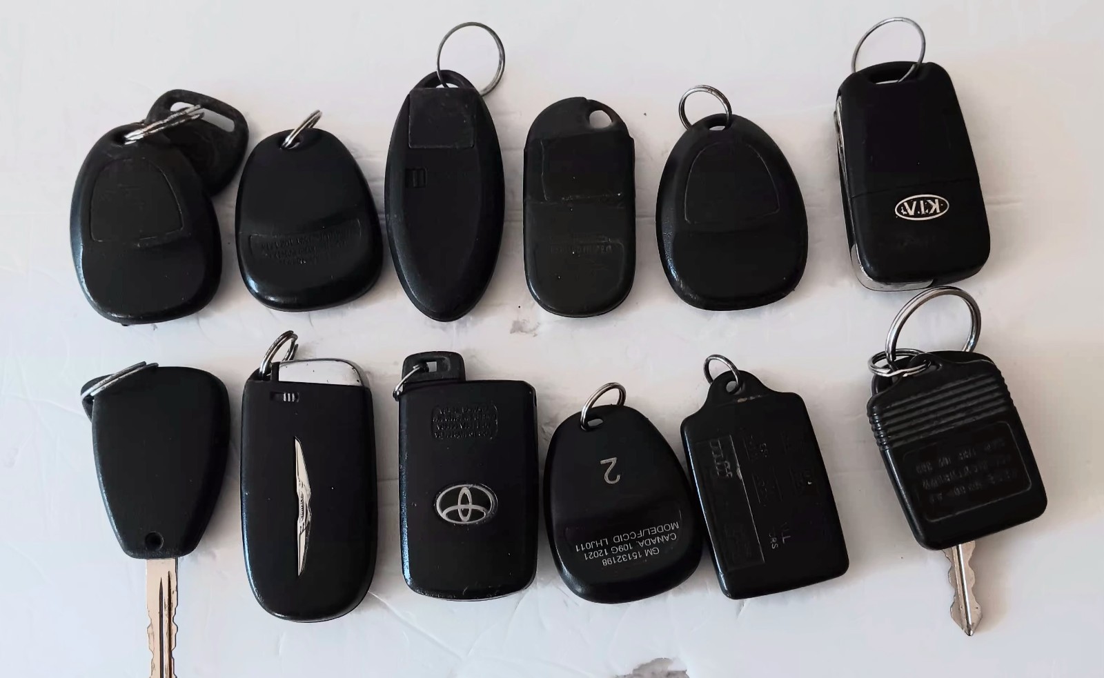 Lot of Qty 12 mix Car Remote Keyless Entry Key Fobs, different car ...