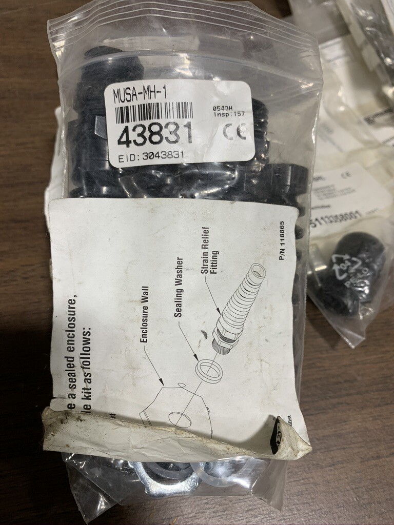 BANNER 43831 MUSA-MH-1 MOUNTING KIT WITH STRAIN RELIEF B203 | eBay