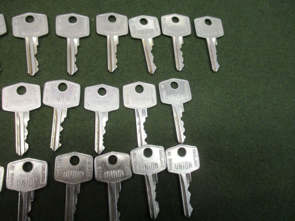 WILMOT BREEDEN UNION KEYS MADE IN ENGLAND LISTING IS FOR 1 KEY CHOICE ...