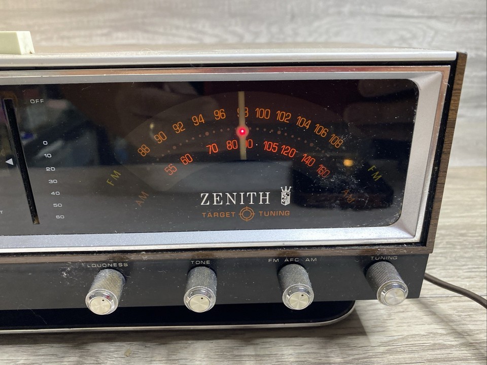 ZENITH Circle of Sound Rolling Clock AM/FM Radio Woodgrain Vintage 70s ...