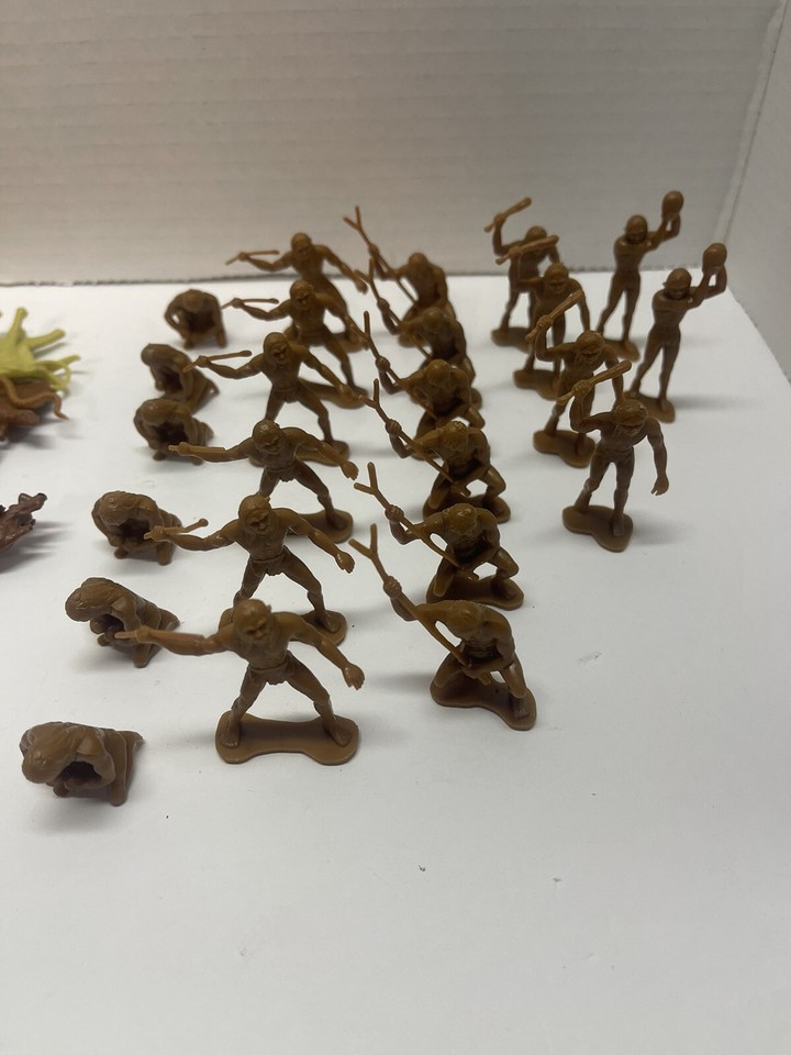 DFC Dinosaurs & Cavemen A Prehistoric Action Figures 1981 | eBay