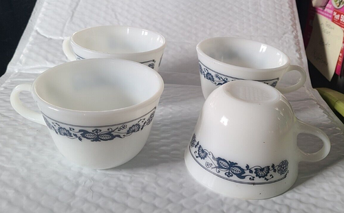 4 PCS Vintage Pyrex Corelle CORNING Old Town Blue Onion Milk Glass Cups ...