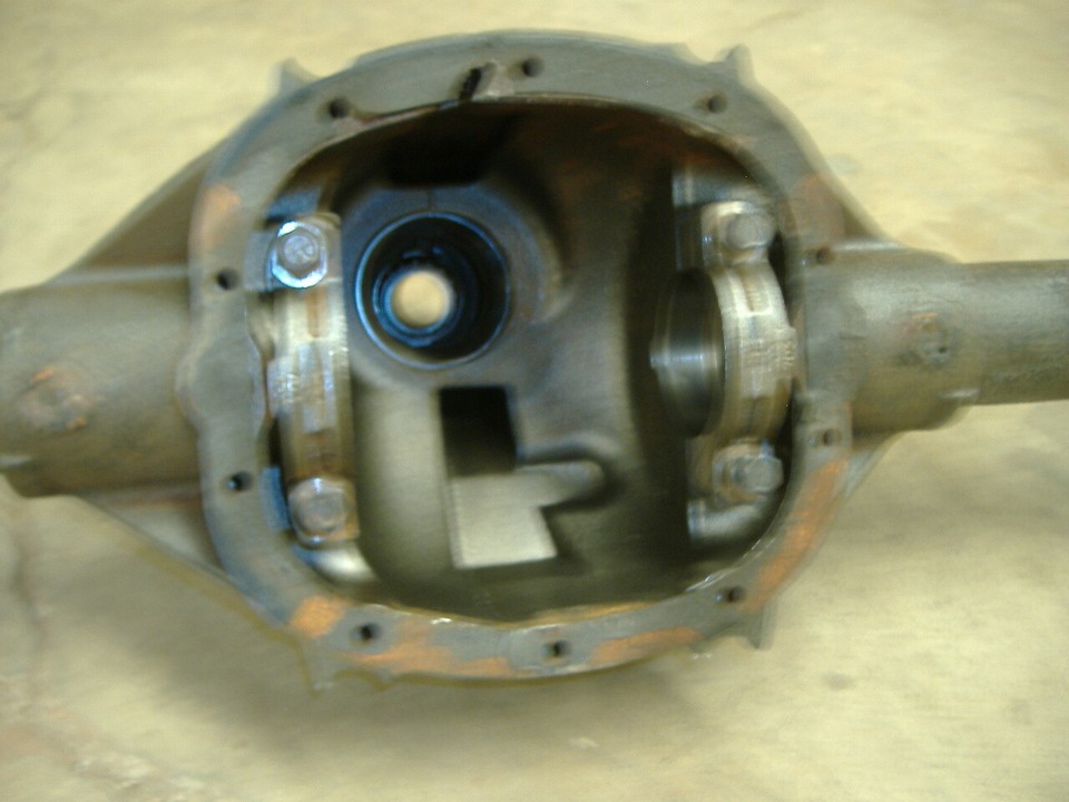 chevy S10 rear end axle housing 82 - 05 yr empty shell gmc sonoma 7.65 ...