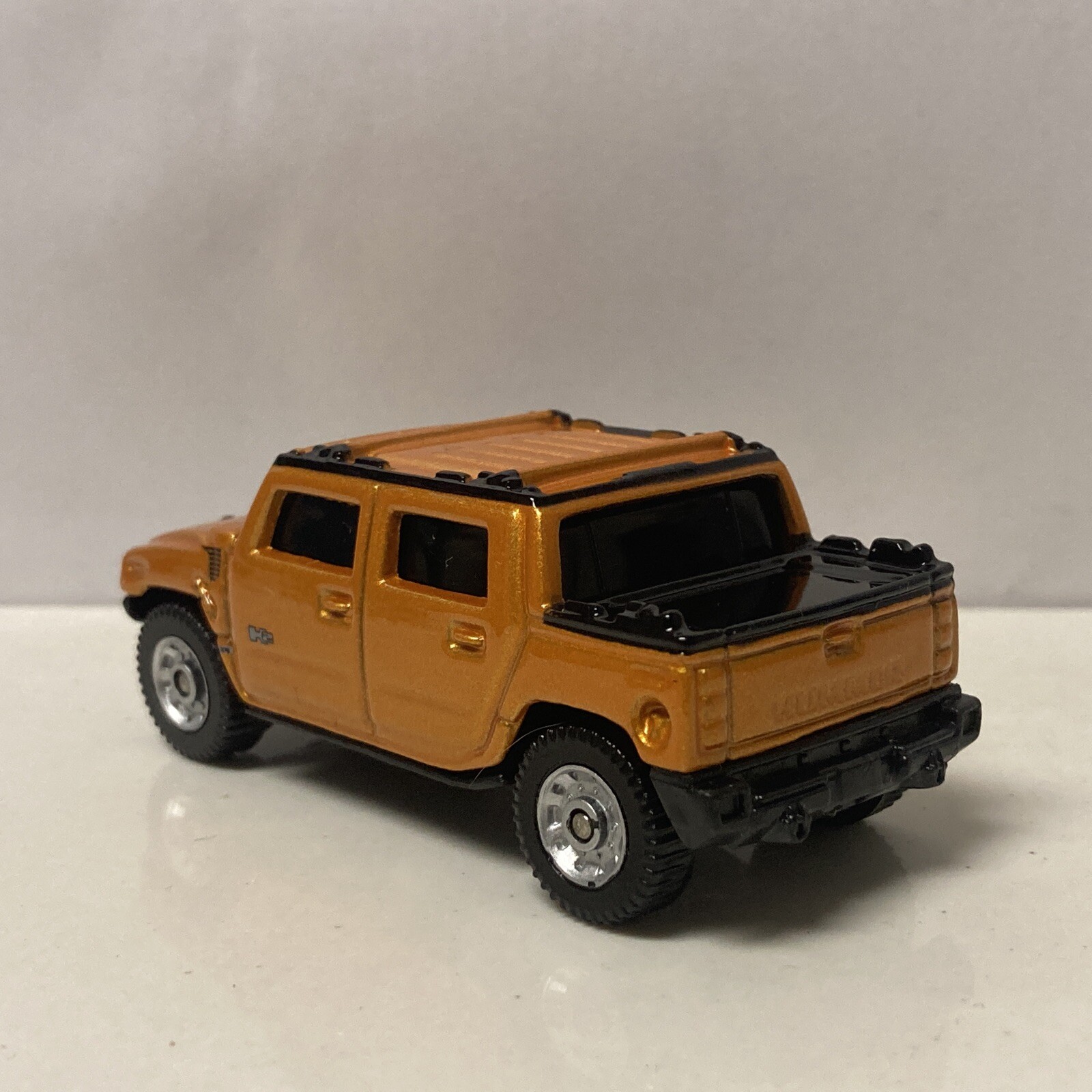 2001 01 Hummer H2 SUT Concept Collectible 1/64 Scale Diecast Diorama ...