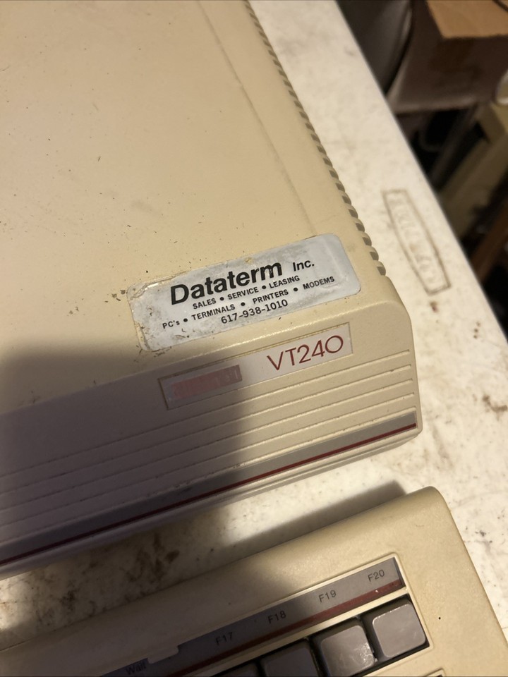 DEC Digital Equipment Corp VT240 terminal VS240 w/ keyboard model LK201 ...