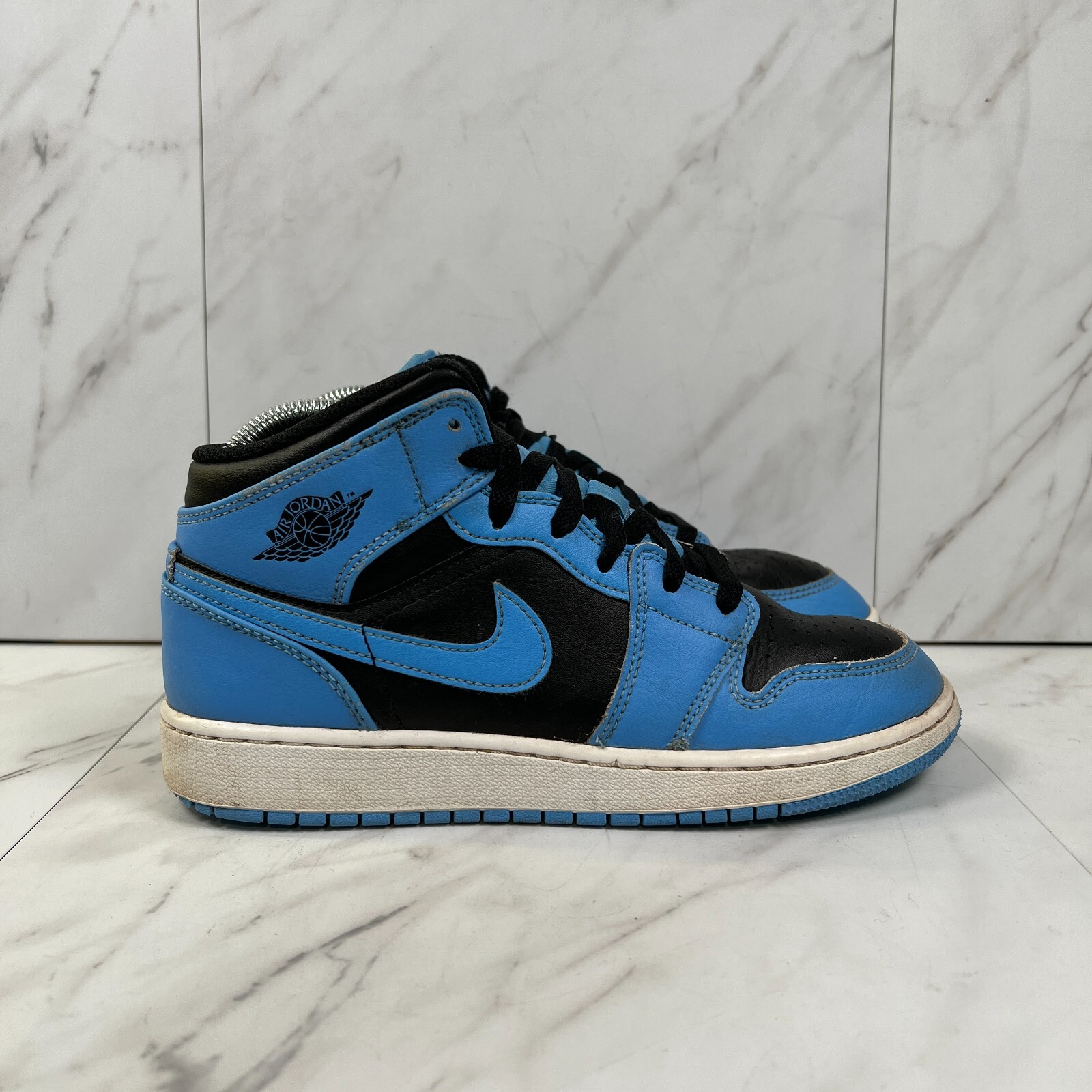 Air Jordan 1 Mid University Blue Boys Size 5.5Y / Wom… - Gem