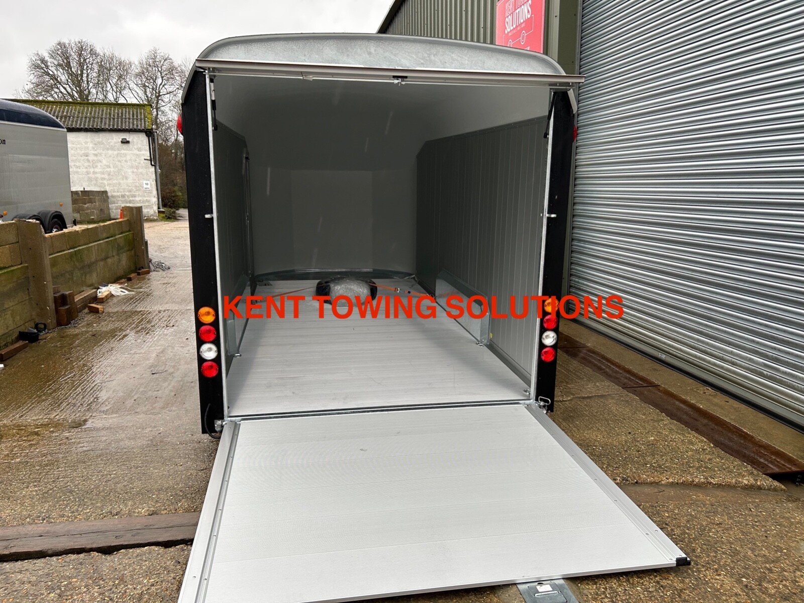New Debon C900 Huge Box Trailer 16.5x 6.7 x 6.7ft 3500kg MGW Car ...