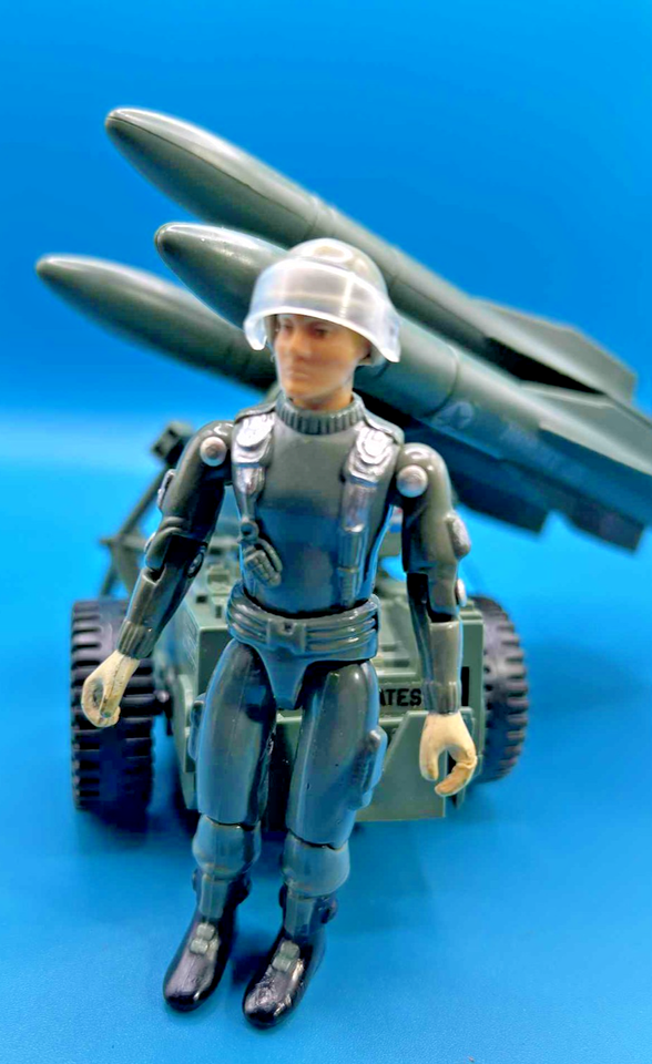 1982 GI JOE MMS MOBILE MISSILE SYSTEM & OPERATOR HAWK STRAIGHT-ARM ARAH ...