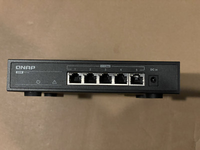 QNAP QSW-1105-5T 5-Port Unmanaged 2.5GbE Switch Broadcom BCM53161 ...