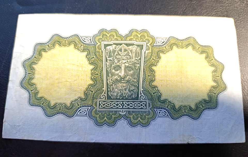 1975 Ireland Lady Lavery Pound note - Date: 21.4.75 - Serial: 77K725405 ...