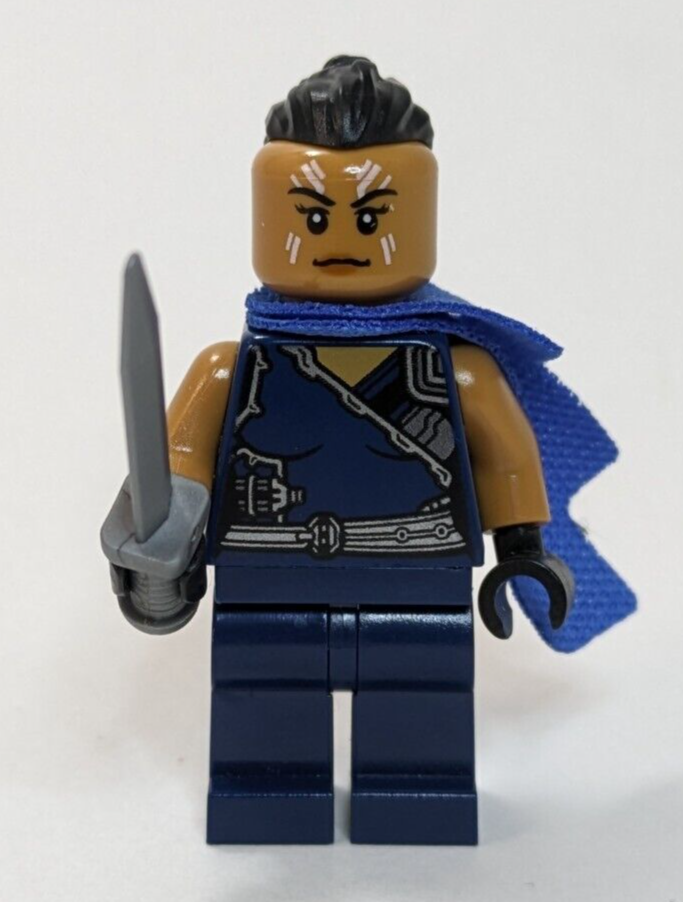 LEGO Valkyrie Minifigure from Marvel Thor Ragnarok Set 76084 | eBay