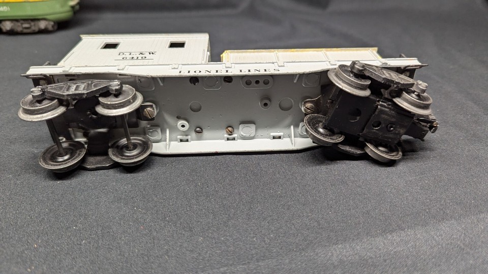 Mixed Lot of 16 Lionel Cars - Older heavy, some all metal, vintage ...