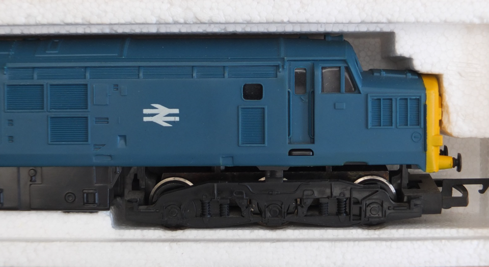 HORNBY R751 - BR CO-CO DIESEL ELECTRIC CLASS 37 LOCOMOTIVE 37130 - MINT ...