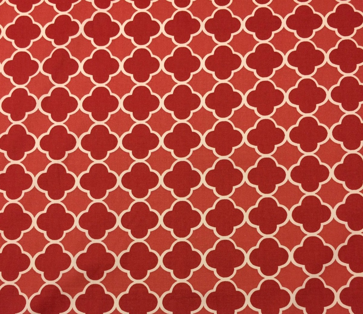 Coral Quatrefoil Background