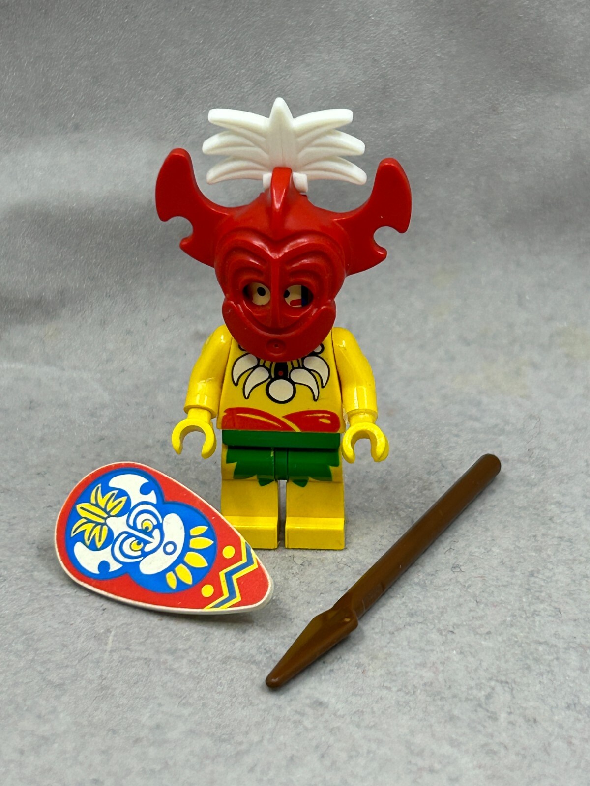 LEGO Pirates King Kahuka Islander Minifigure w/Spear & Shield pi068 ...