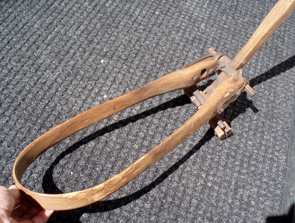 DUTCH HUNTING ARTIFACT ?? RARE PRIMITIVE ANTIQUE MECHANICAL YOKE ...