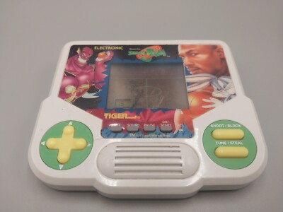 Space Jam Tiger (1995) Retro Handheld Games