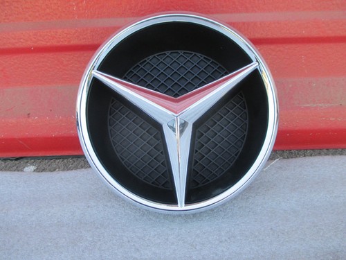 OEM 16 17 18 Mercedes GLE Front Emblem Badge Beam Star & Housing ...
