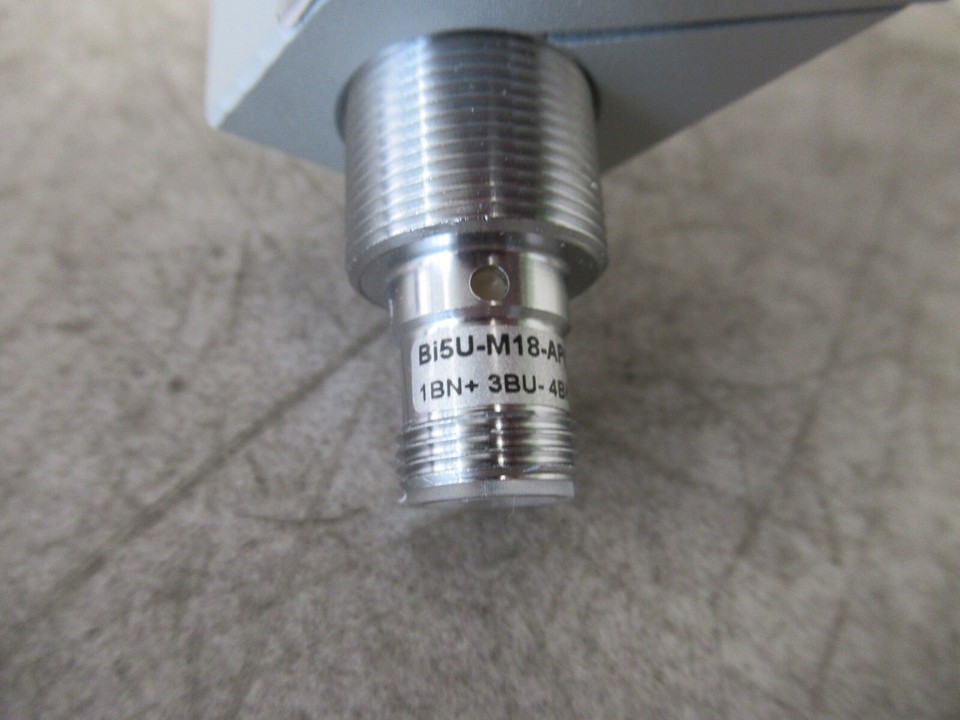 SEW 1852418 Proximity Sensor + Mounting Turck BI5U-M18-AP6X-H1141/S331 ...
