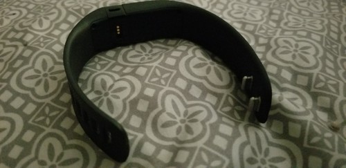Poor Working Fitbit Charge Wristband FB404 Activity Tracker B913 for ...