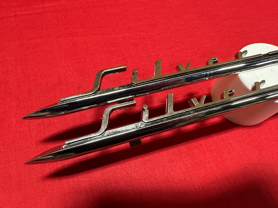 1948 PONTIAC SILVER STREAK HOOD EMBLEMS 510559 | eBay