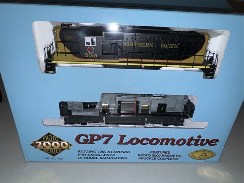 Proto 2000 Series GP7 Locomotive 23594 - Northern Pacific #555 HO Scale ...